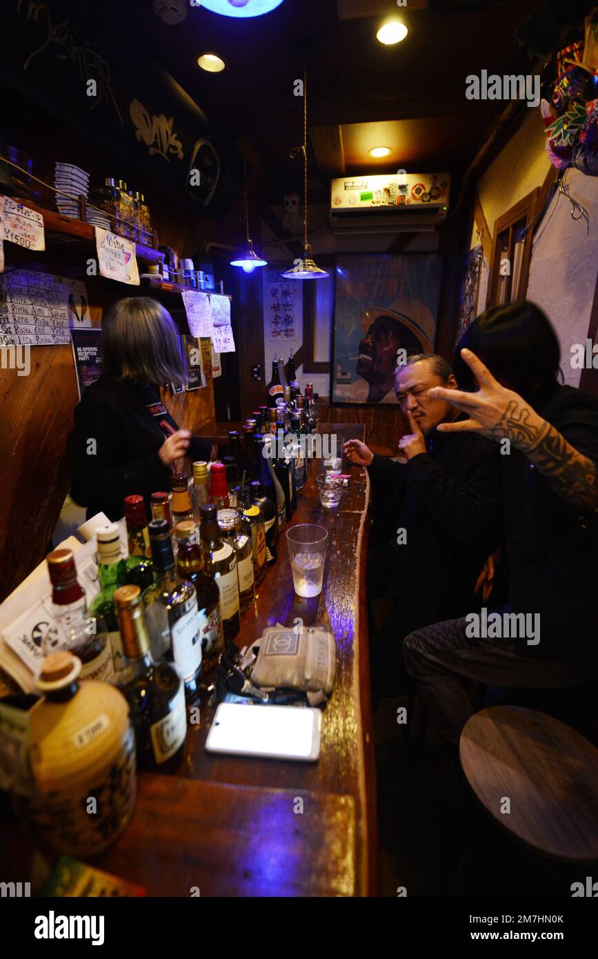 A vibrant bar in the Golden Gai bar area in Kabukicho, Shinjuku, Tokyo ...