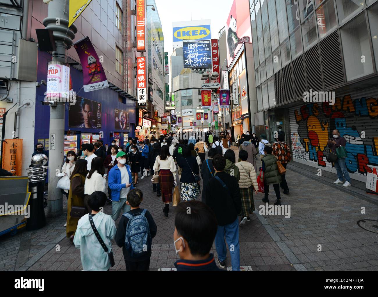 Busy Shibuya, Tokyo, Japan Stock Photo - Alamy
