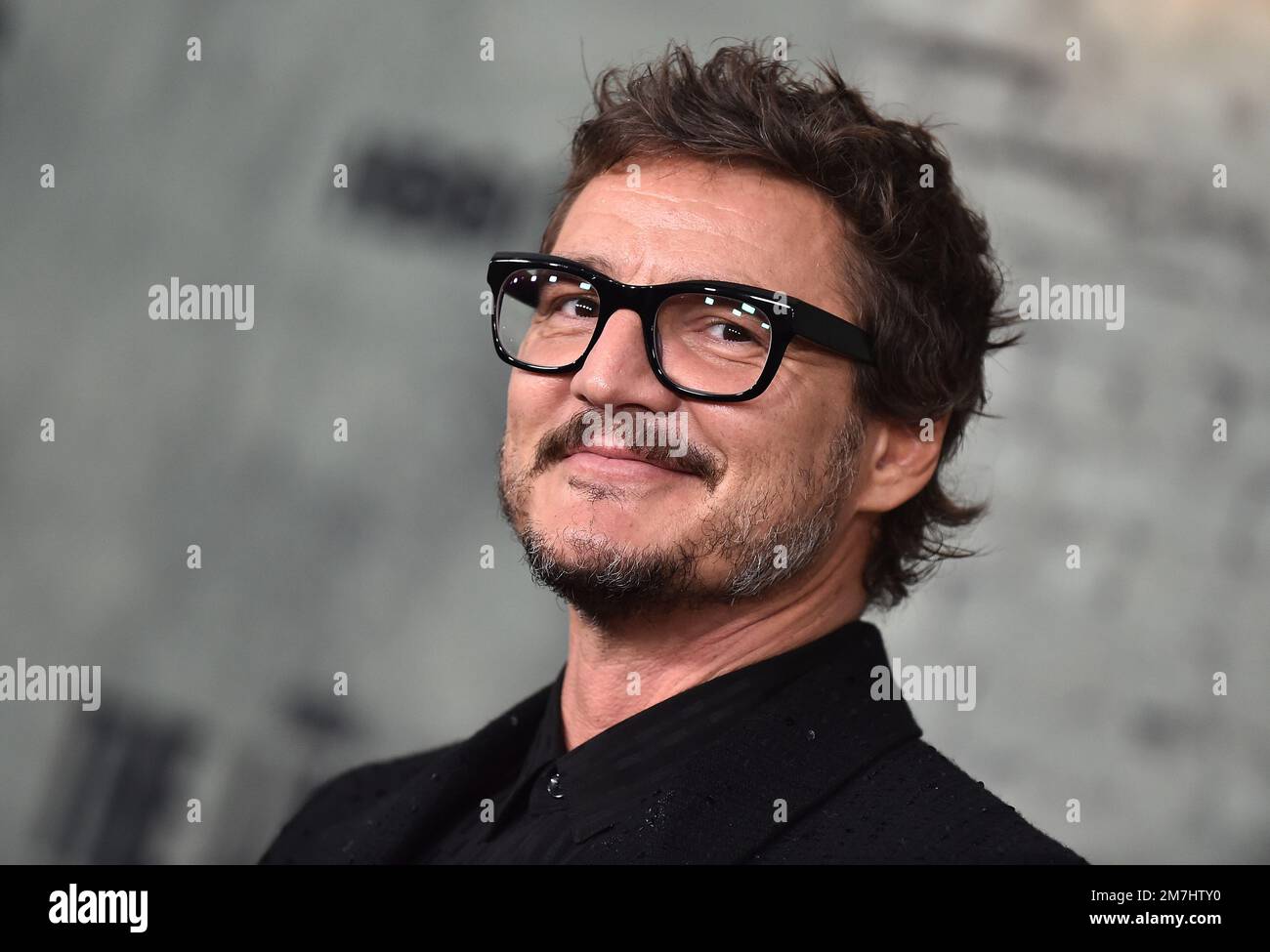 Pedro pascal l'ultimo di noi immagini e fotografie stock ad alta ...
