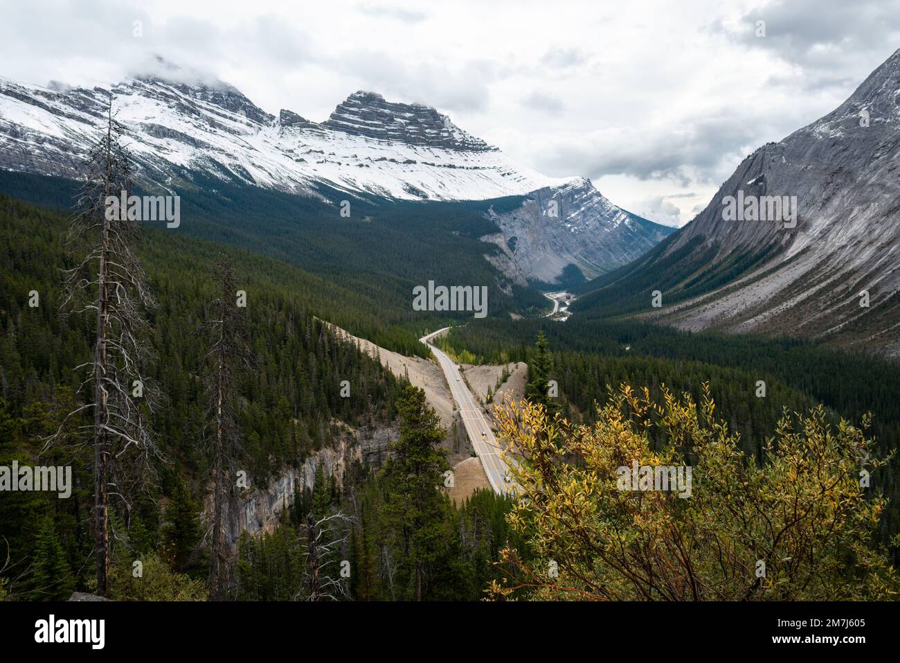 Big bend big hill banff national park hi-res stock photography and ...