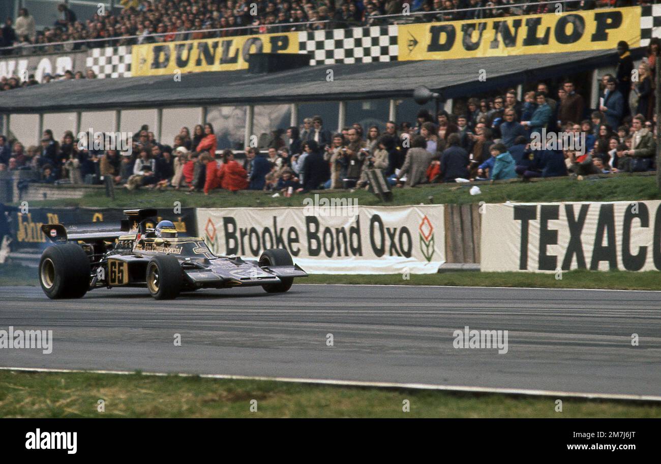 Ronnie Peterson driving a JPS Lotus 72 in the 1973 Race Of Champions ...