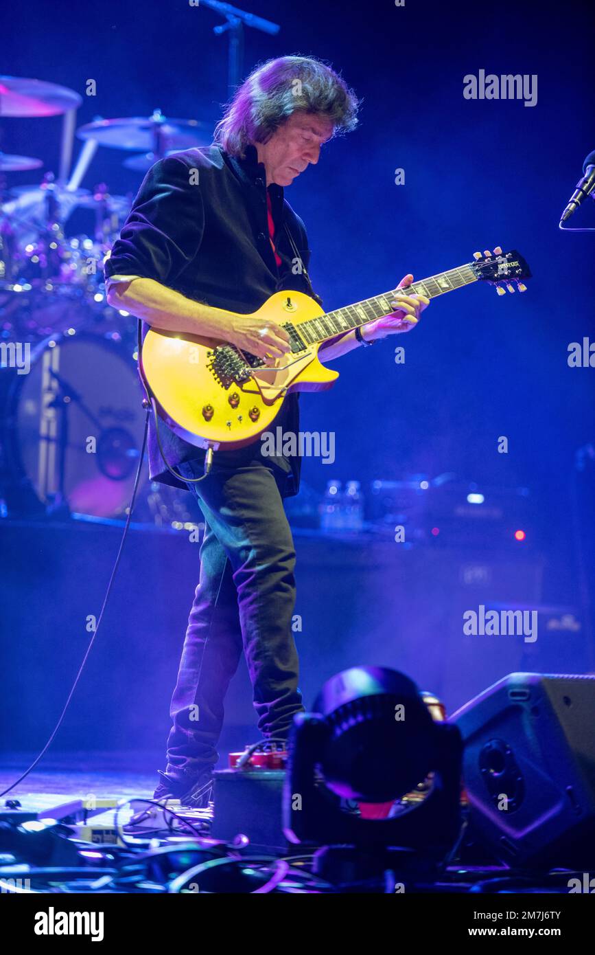 Steve hackett genesis hi-res stock photography and images - Alamy