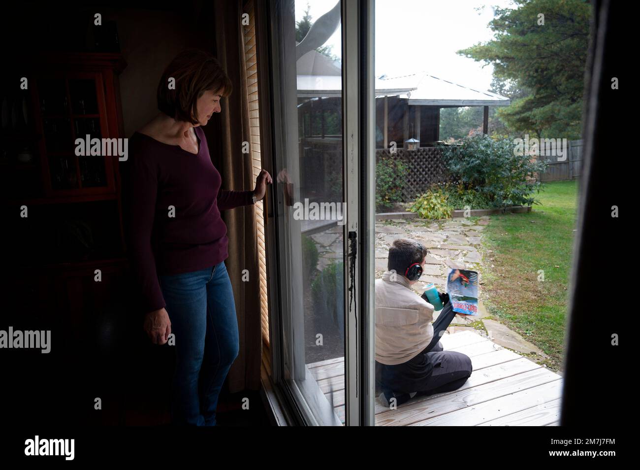 Boone, North Carolina, USA. 12th Oct, 2022. Melissa Shore keeps an eye ...