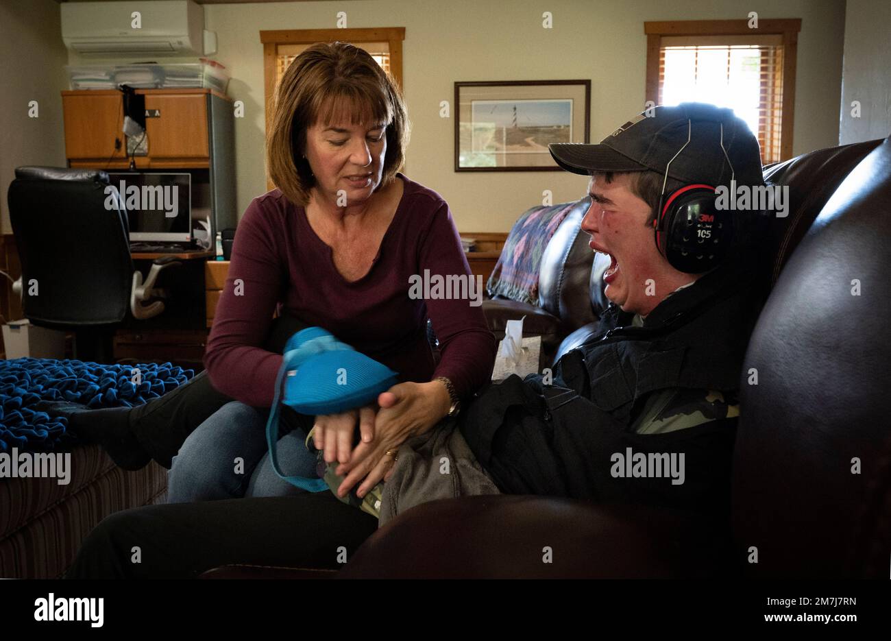 Boone, North Carolina, USA. 11th Oct, 2022. Melissa Shore tries to ...