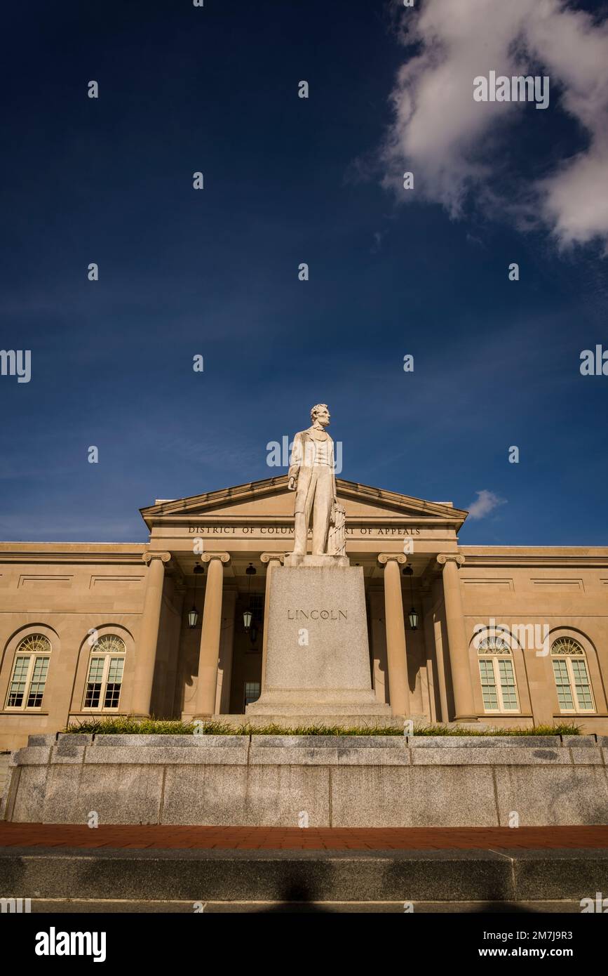 Lincoln in judiciary square hi-res stock photography and images - Alamy