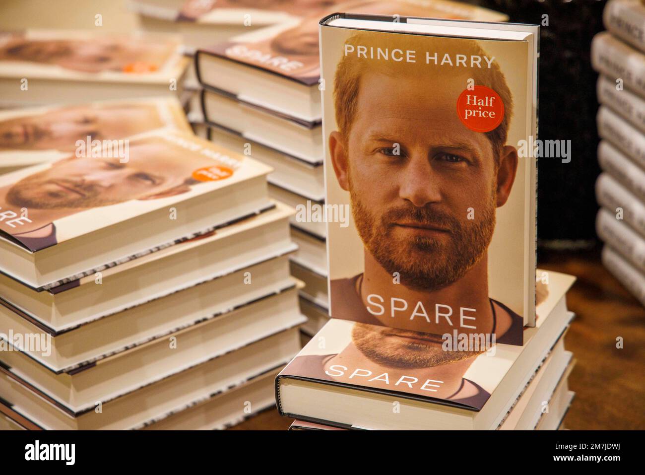 London, UK. 10th Jan, 2023. Waterstones in Piccadilly opens its doors ...