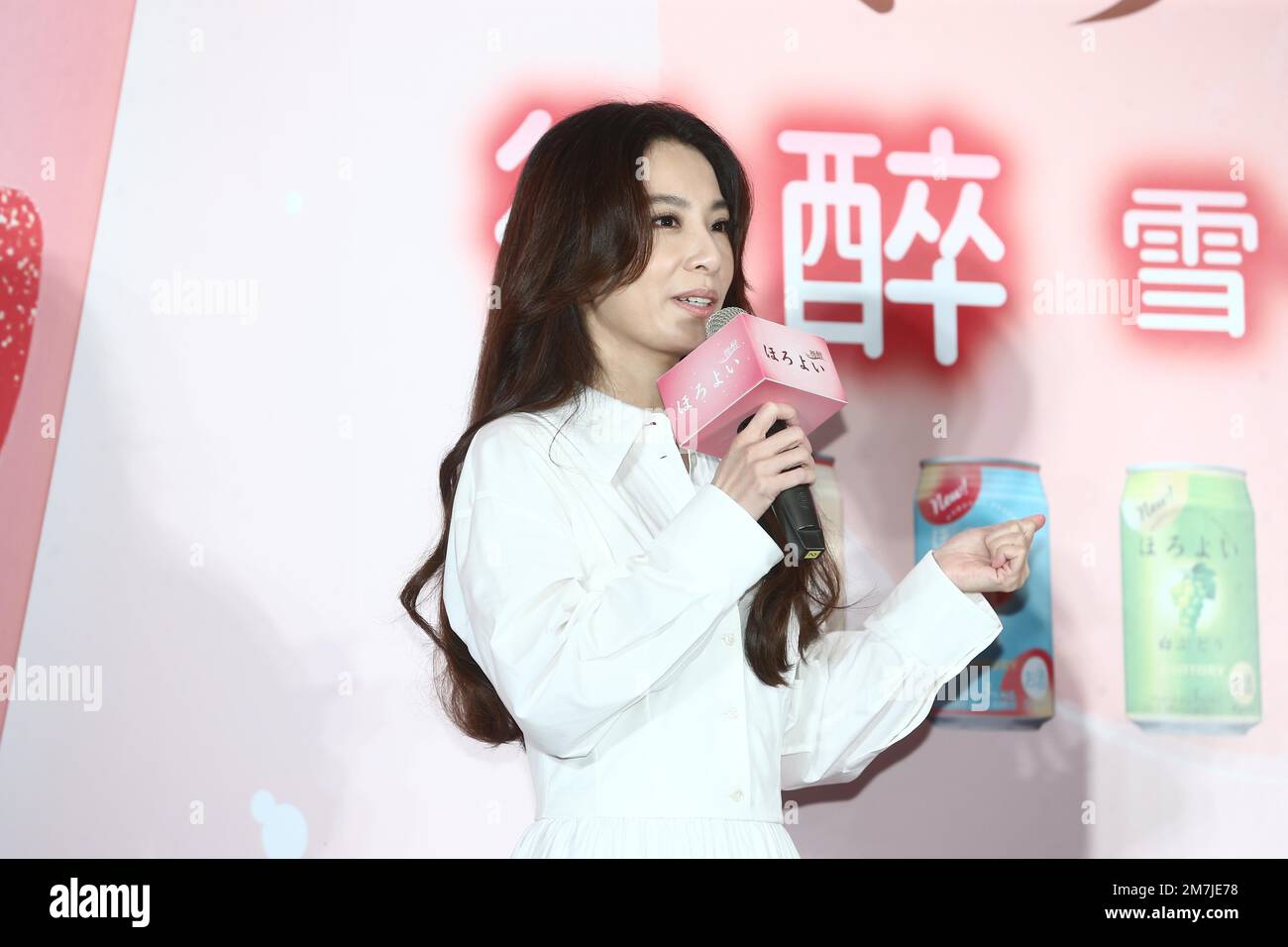 Taiwanese singer and actress Hebe Tien attended an endorsement activity ...