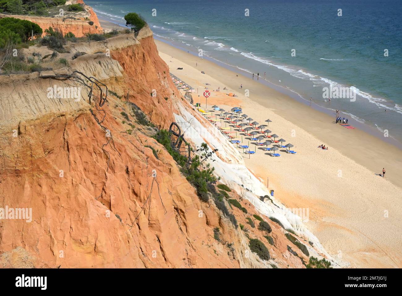 Praia da Falesia Beach, Albufeira, Algarve, Portugal Stock Photo - Alamy