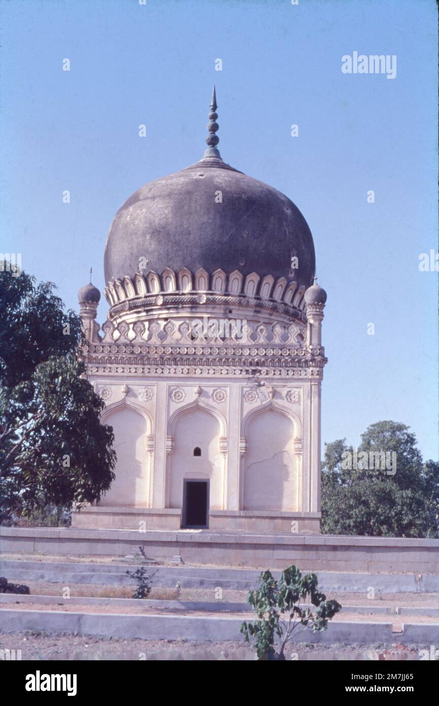 Qutub Shahi Dynasty The Qutub Shahi Tombs, Located In Hyderabad,