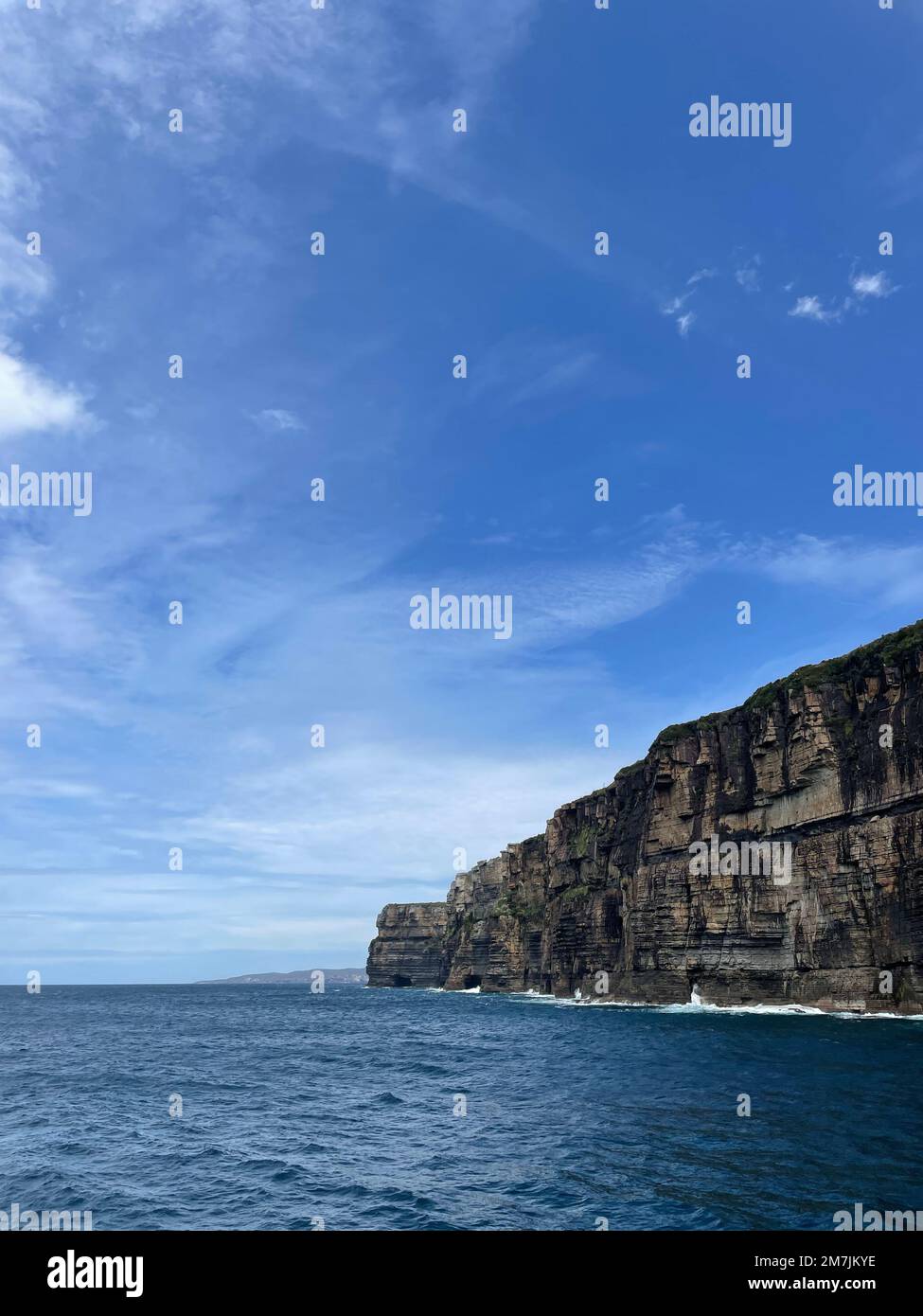 Perpendicular cliff hi-res stock photography and images - Alamy