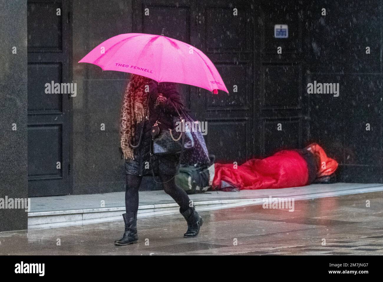 Bbc weather forecasters hi-res stock photography and images - Alamy