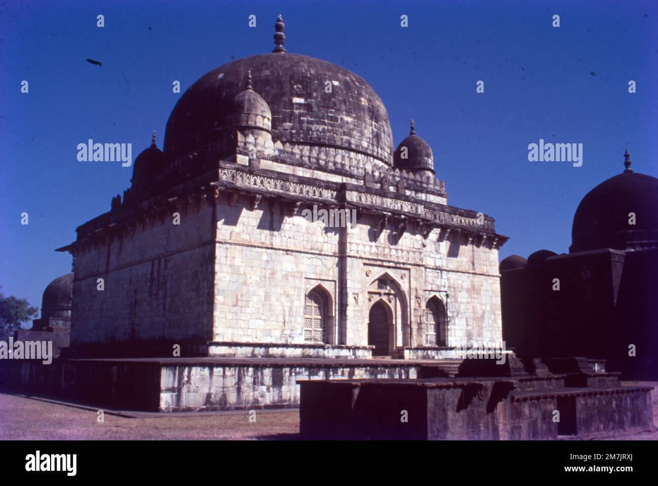 Our guide informed that the mortal remains Hoshang Shah were not ...