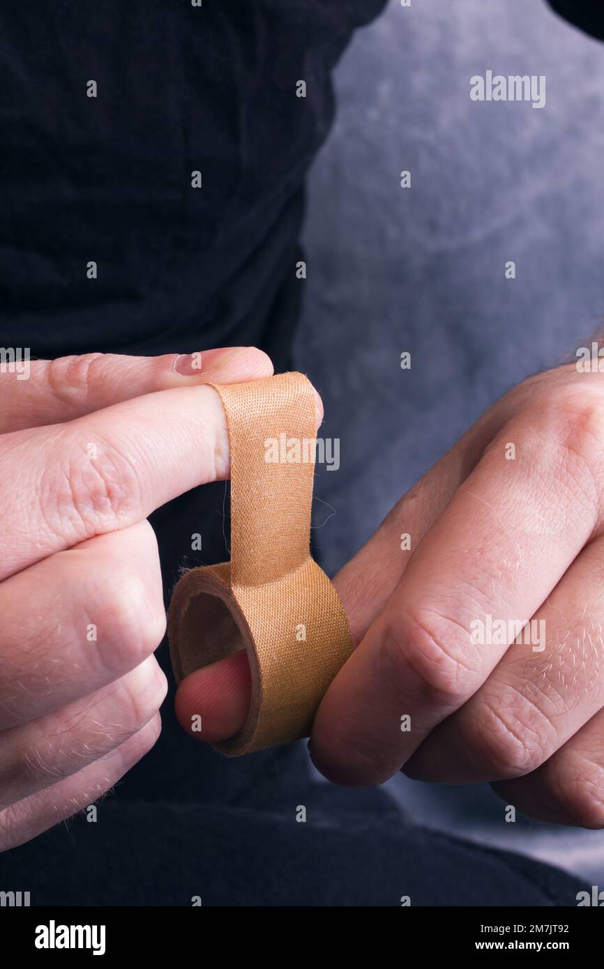 Body parts plaster hi-res stock photography and images - Alamy