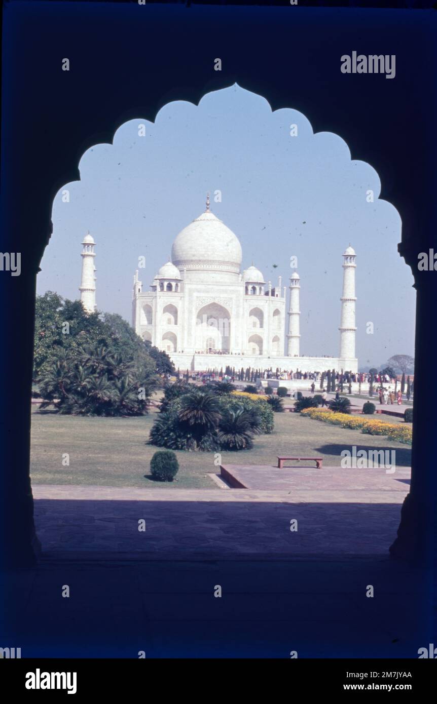 The Taj Mahal is an Islamic ivory-white marble mausoleum on the right ...