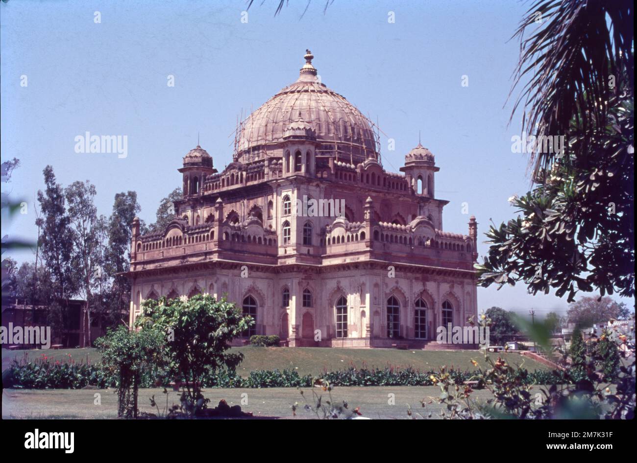 Saadat Ali Khan was a known ruler and was among the 6th Nawab Vizier ...