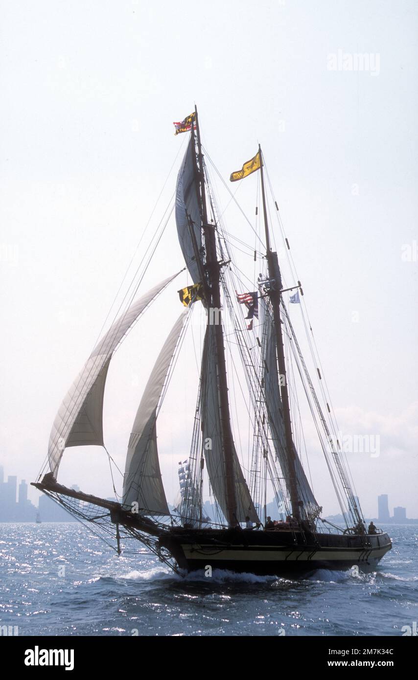 American topsail schooner Pride of Baltimore II, Chicago race start ...
