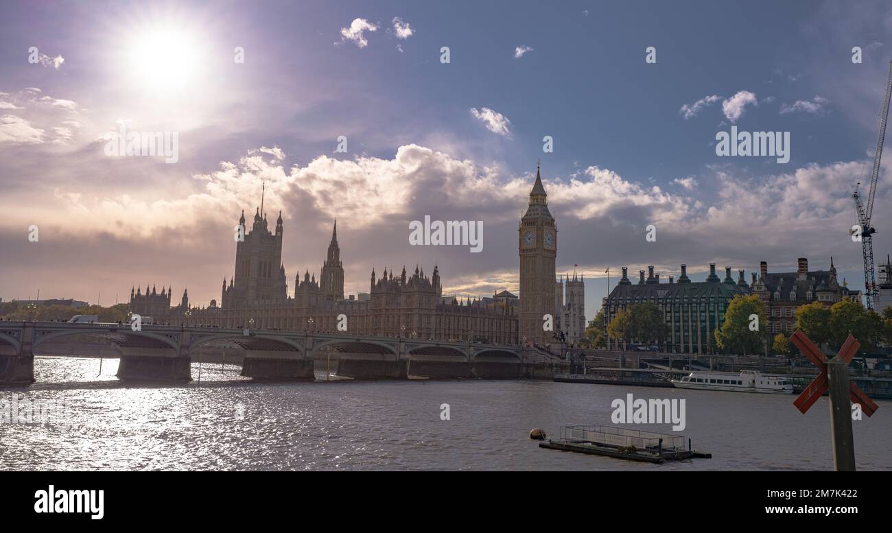Londonsun hi-res stock photography and images - Alamy