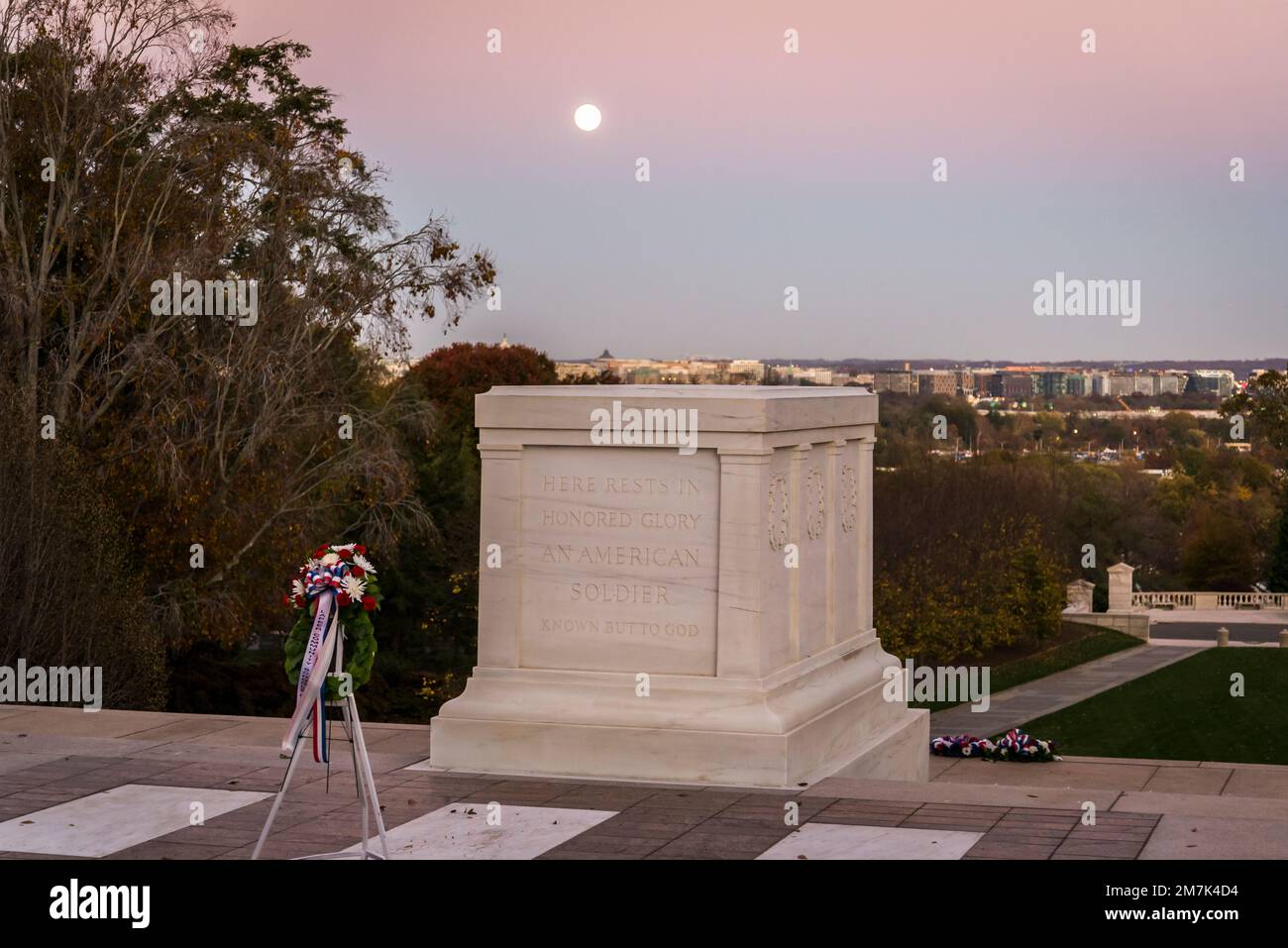 Tomb of the Unknown Soldier, Arlington National Cemetery, United States ...