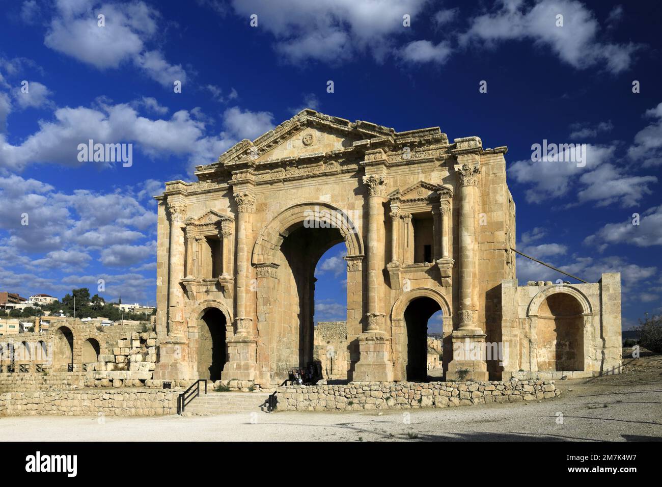 View over Hadrian’s Arch in Jerash city, Jordan, Middle East Stock ...