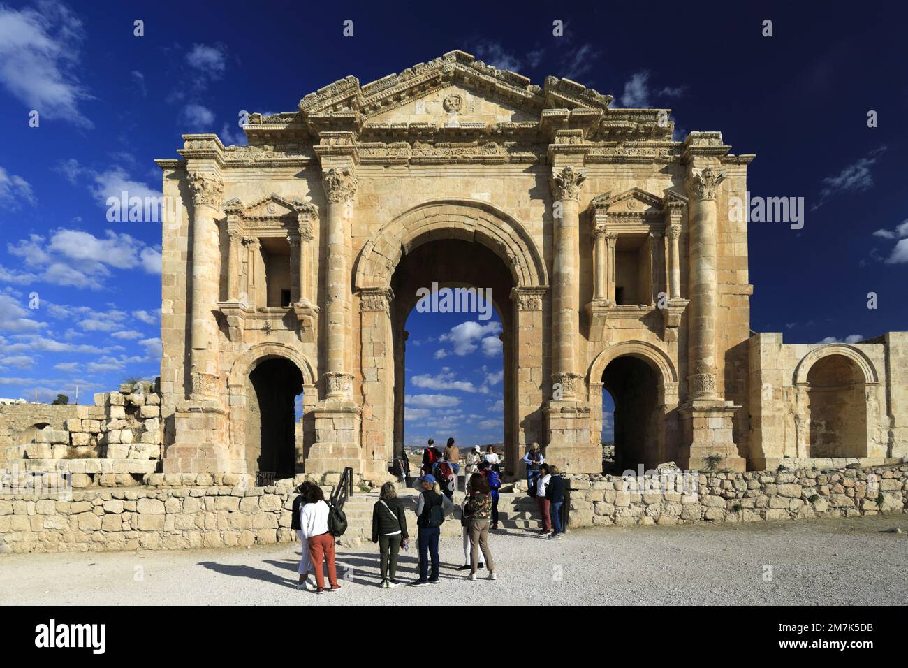 View over Hadrian’s Arch in Jerash city, Jordan, Middle East Stock ...