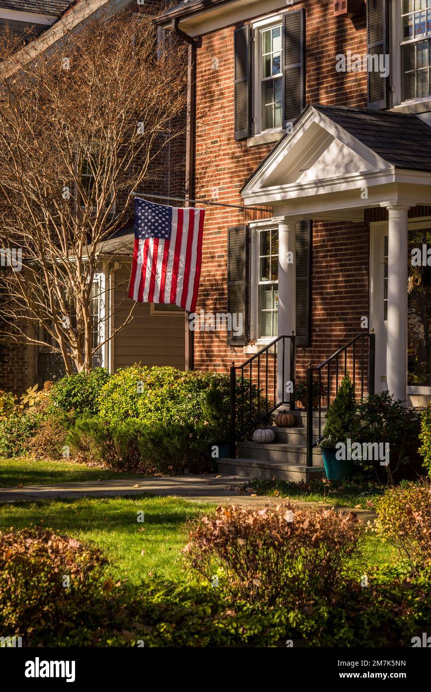Suburban neighbourhood washington hi-res stock photography and images ...