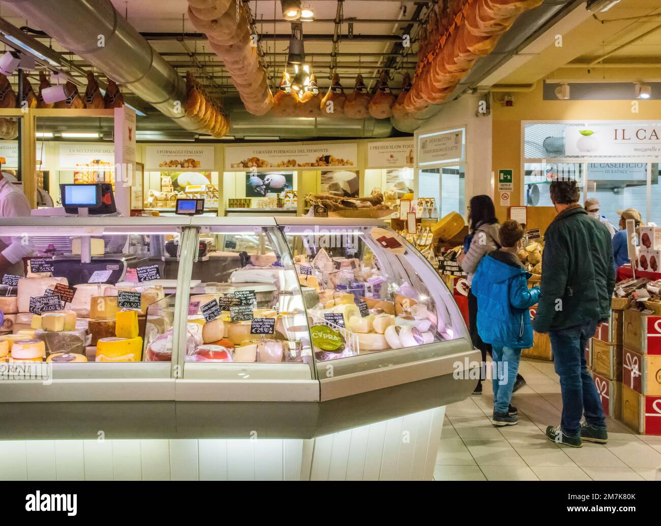 Italian restaurant interior italy hi-res stock photography and images ...