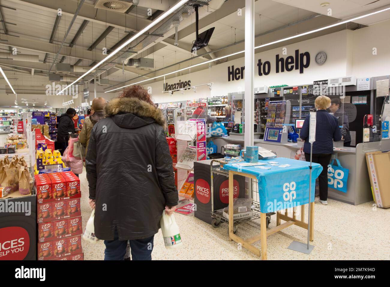 Supermarket inside hi-res stock photography and images - Alamy