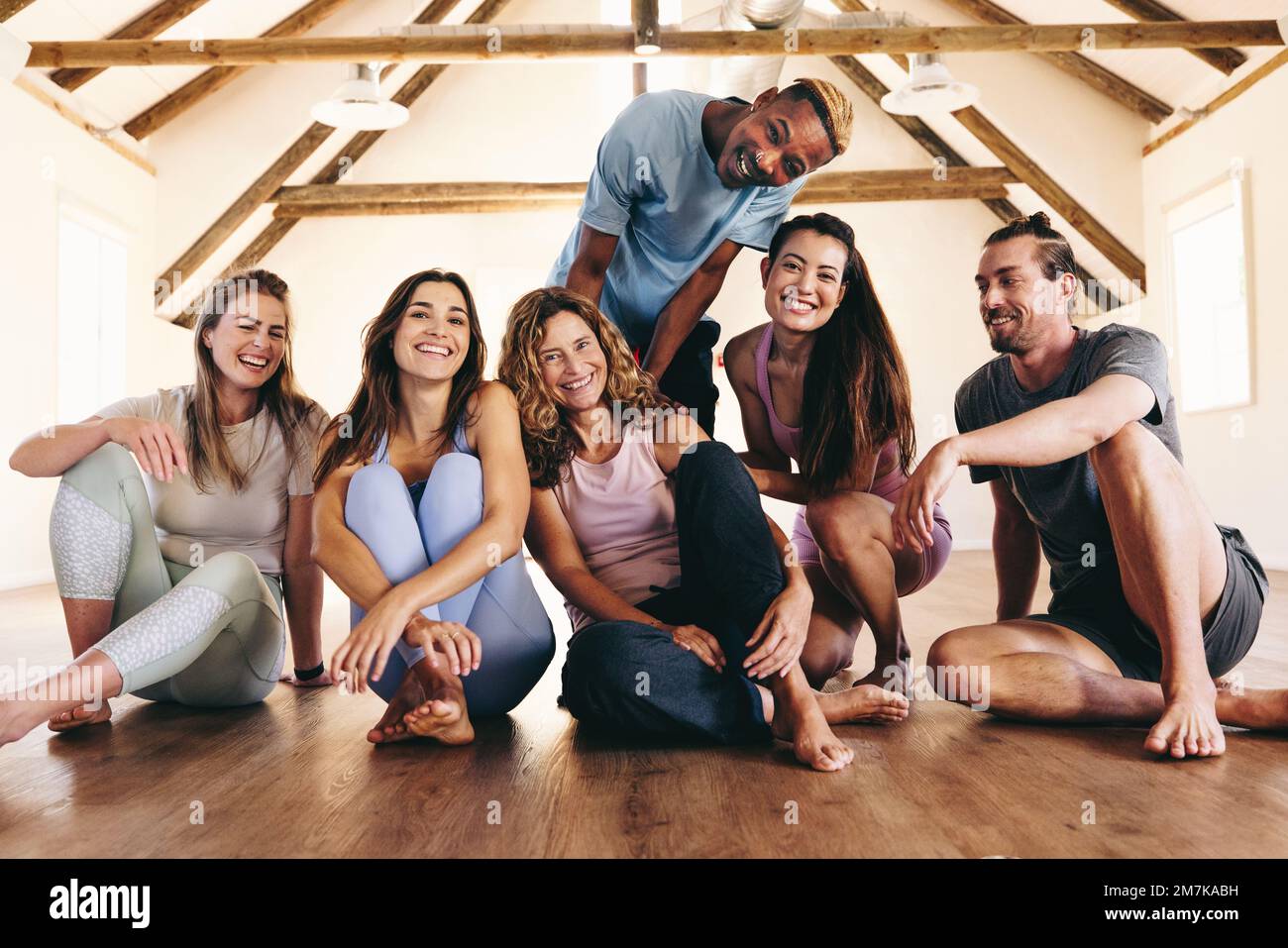 Multicultural people hi-res stock photography and images - Alamy