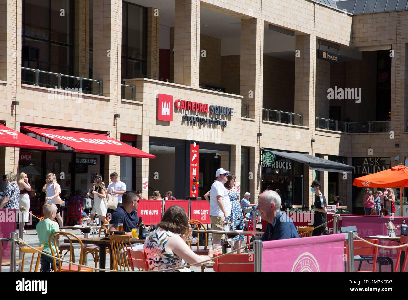 Cathedral Square, Worcester Stock Photo - Alamy