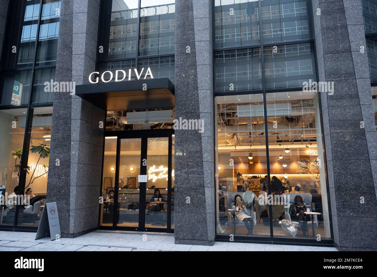 Tokyo, Japan. 3rd Jan, 2023. A Godiva Chocolatier Cafe in Tokyo.Godiva ...
