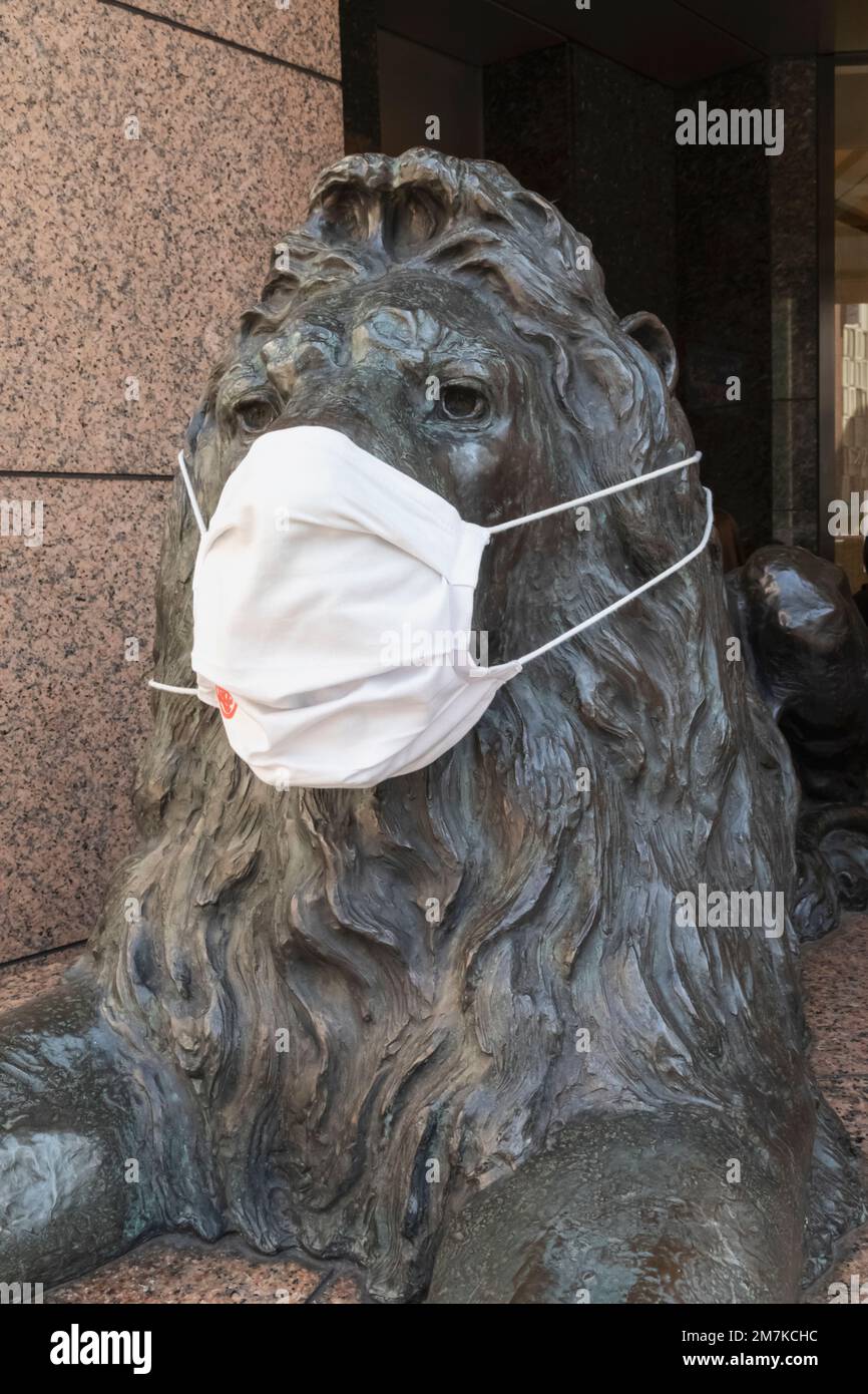 Japan, Honshu, Tokyo, Ginza, Mitsukoshi Department Store, Entrance Lion ...