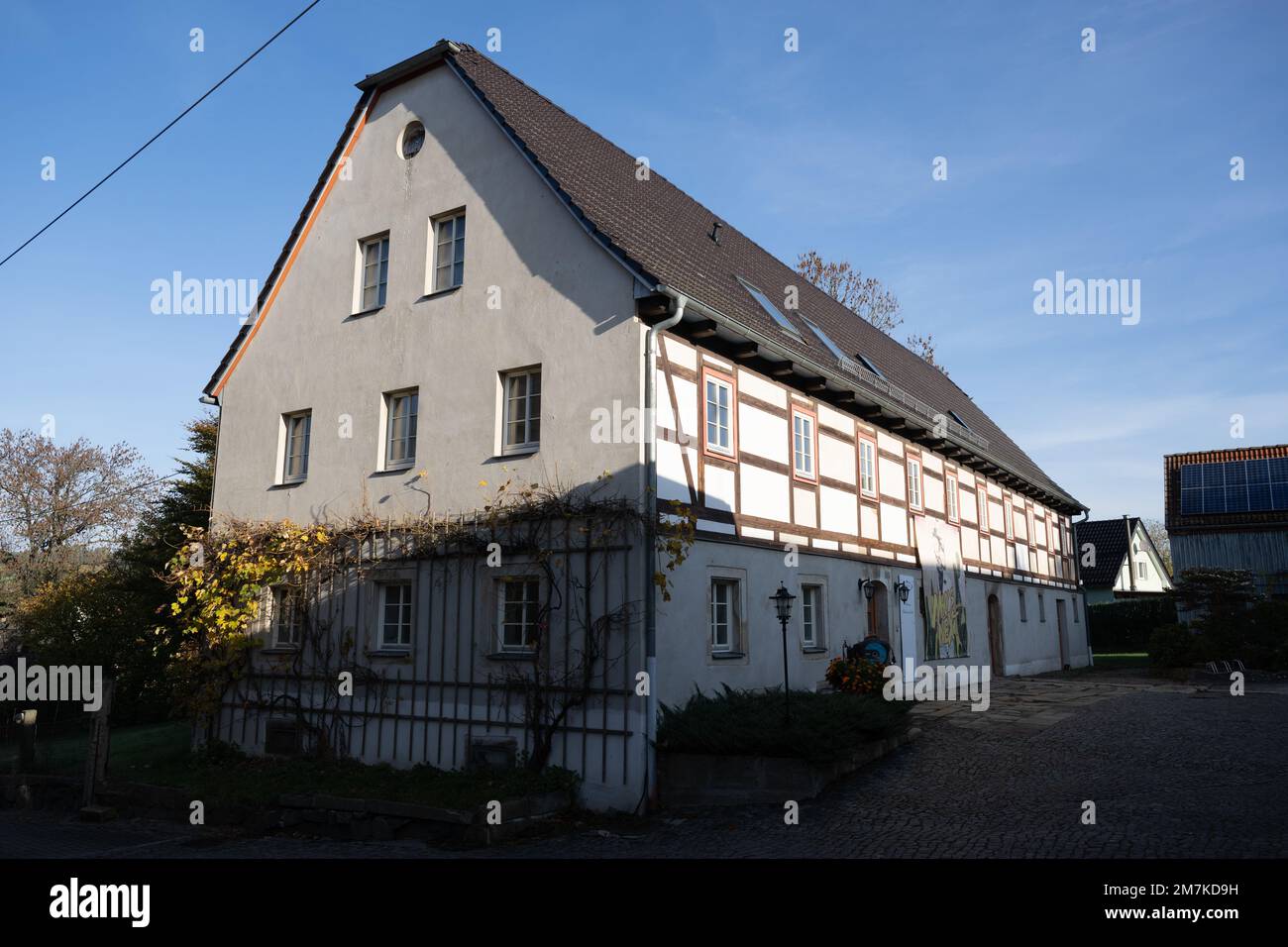 Arnsdorf, Germany. 27th Oct, 2022. The show workshop of the Steyer Art ...