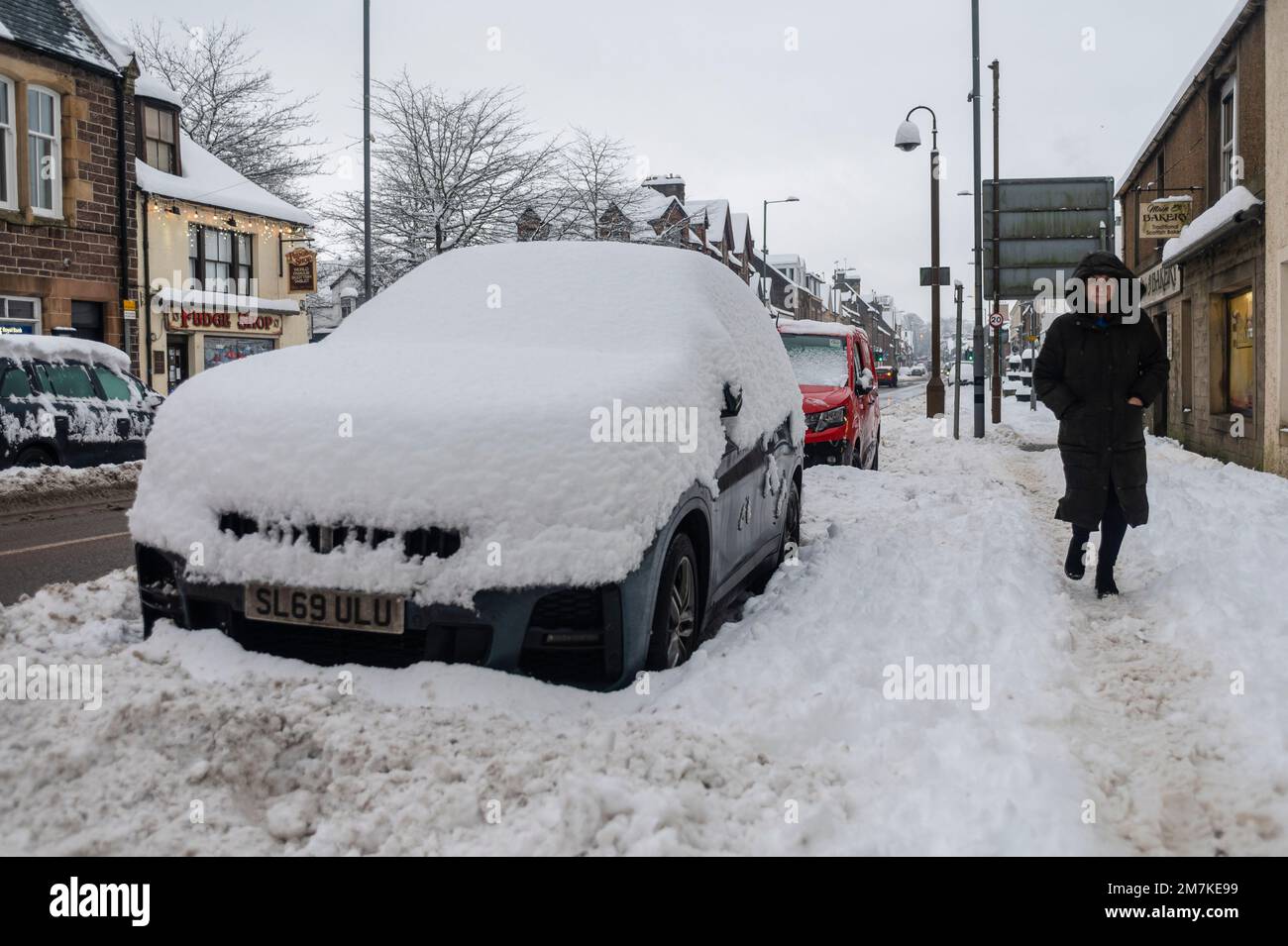 Residents in Scottish town Callander face an amber turned Met weather yellow warning for snow ...