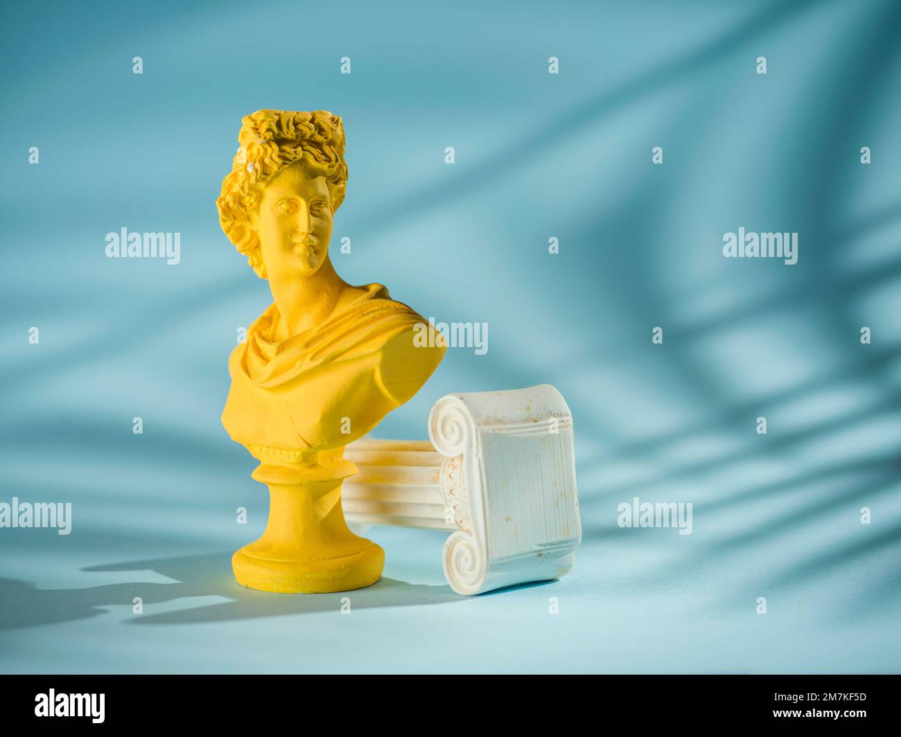 Sculpture over a simple background Stock Photo - Alamy