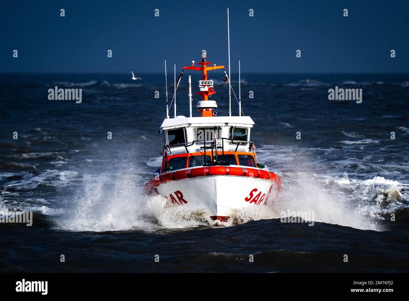 Cuxhaven, Germany. 10th Jan, 2023. The rescue boat "Gillis Gullbranson ...