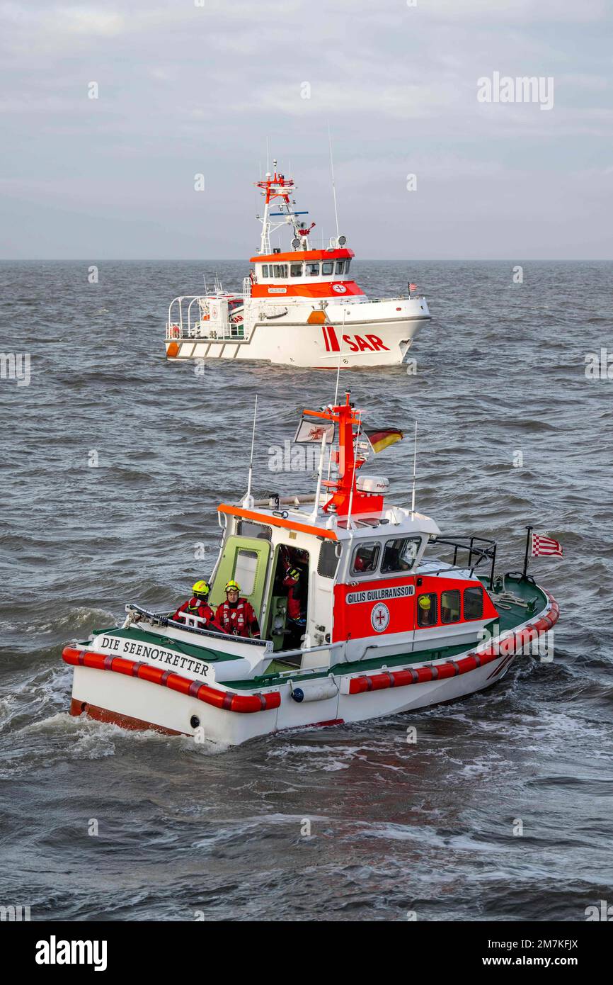 Cuxhaven, Germany. 10th Jan, 2023. The rescue cruiser "Anneliese Kramer ...