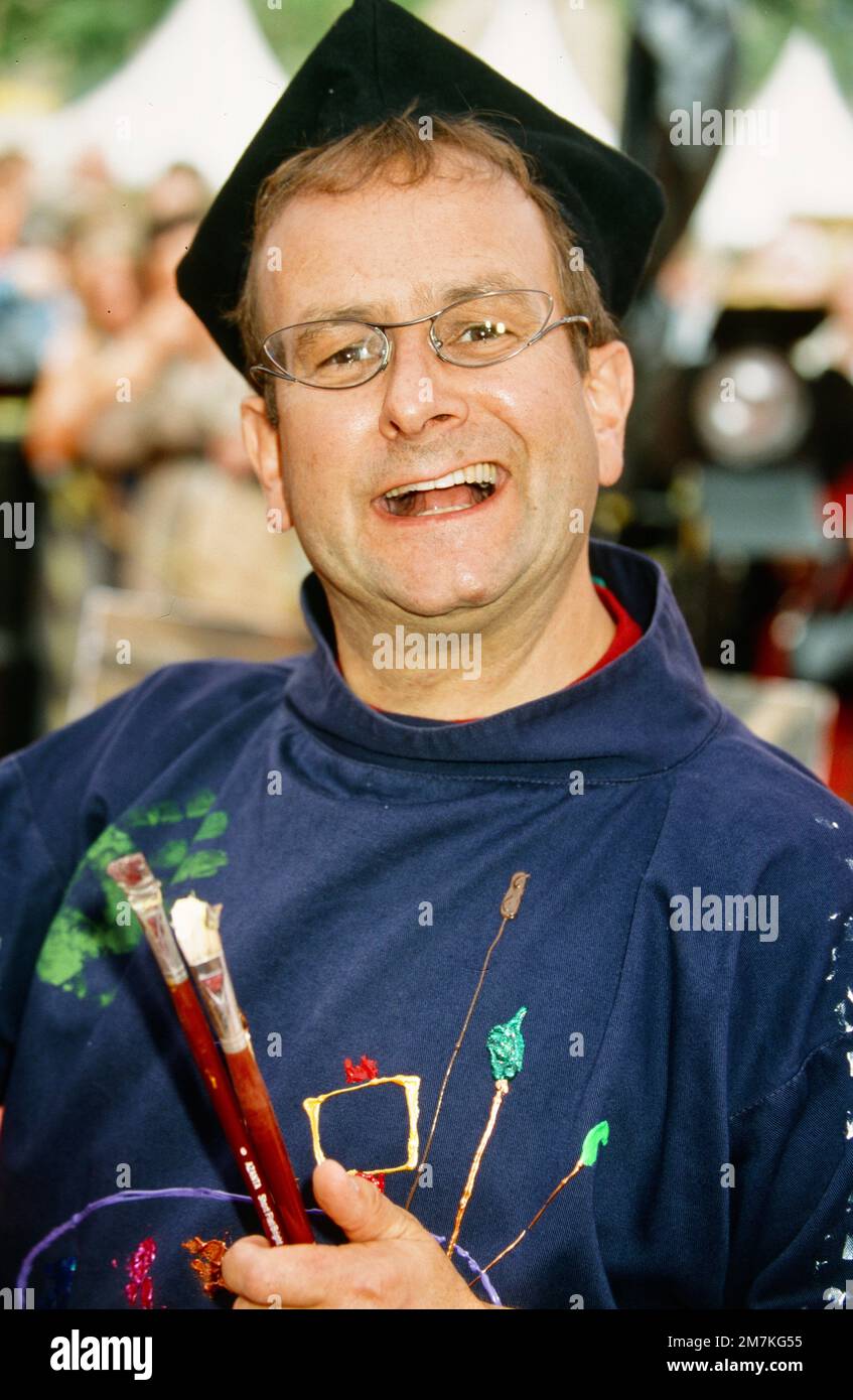 Tv presenter timmy mallett hi-res stock photography and images - Alamy