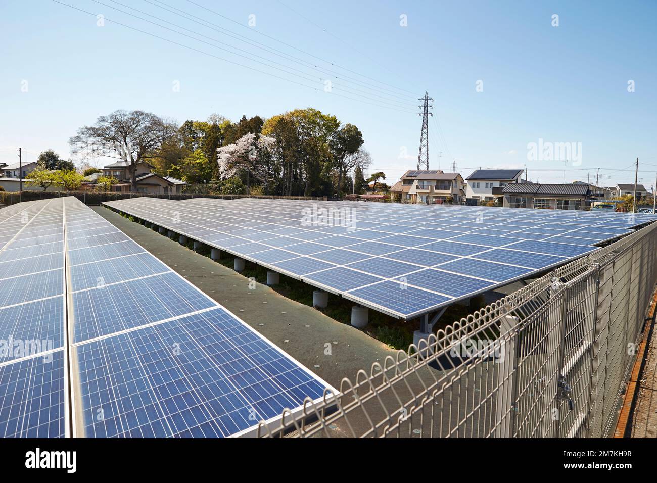 City solar power hi-res stock photography and images - Alamy