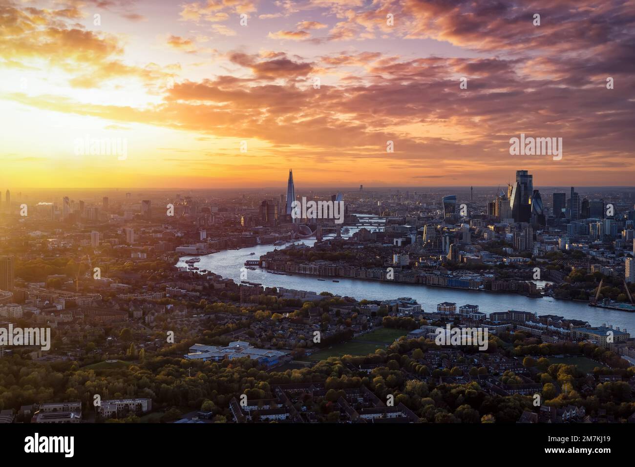 Clouds skyline sun high view hi-res stock photography and images - Alamy