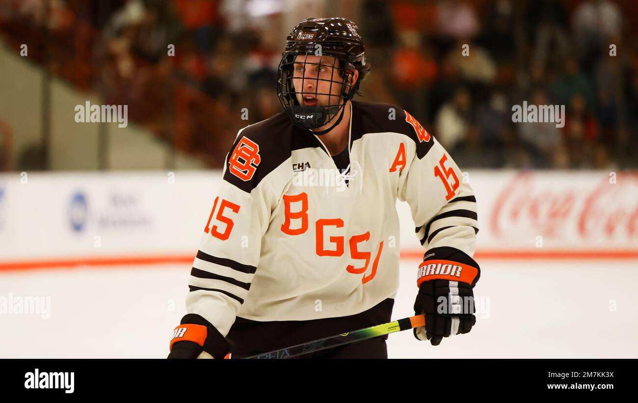 Bowling Green forward Evan Dougherty (15) skates against the Lake ...
