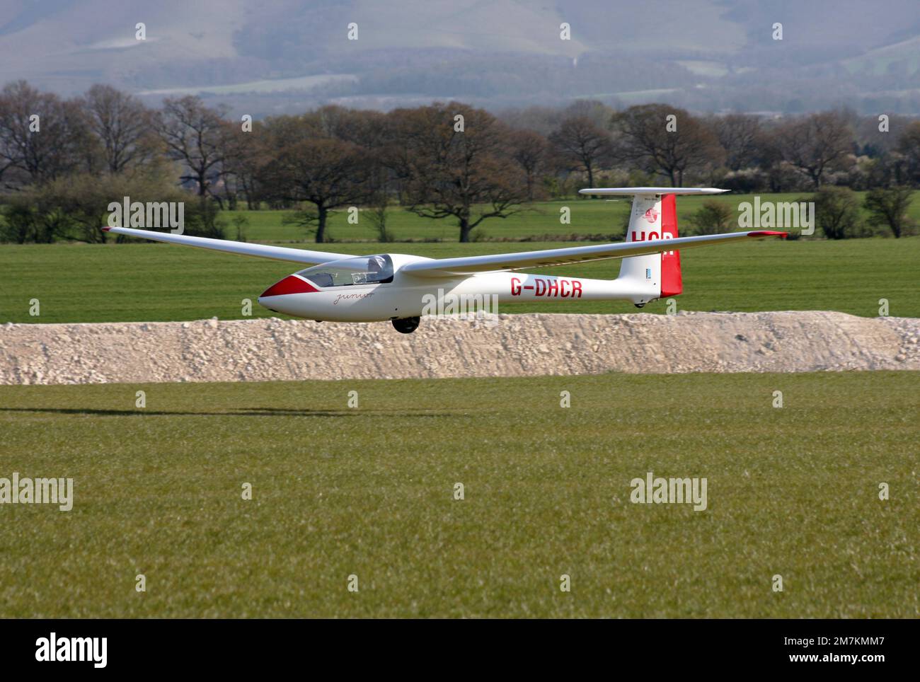 Glider landing at Kitsons Field Ringmer East Sussex Stock Photo - Alamy