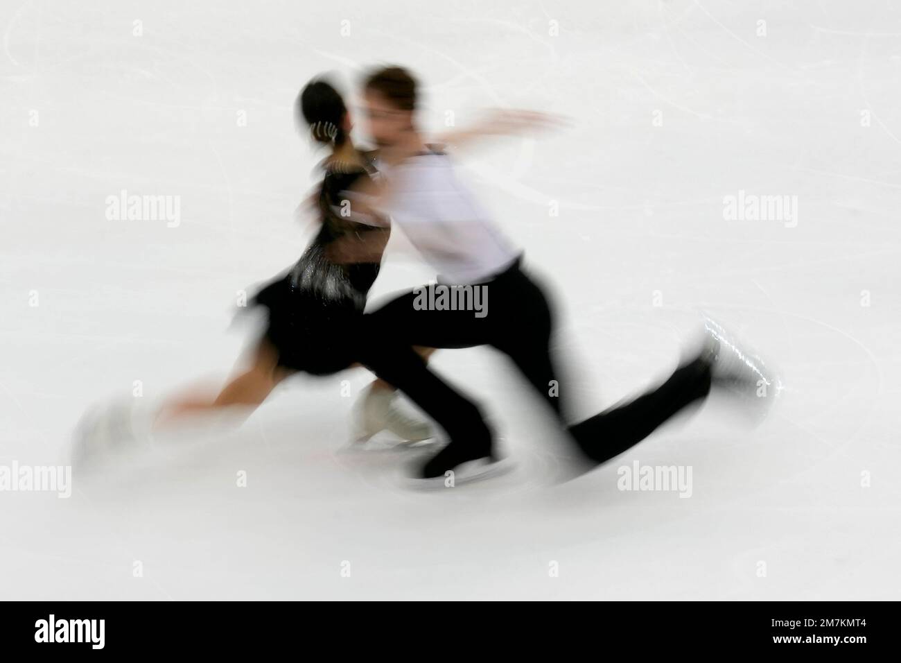 Italy's Sara Conti and Niccolo Macii compete in the Pairs Free Skating ...