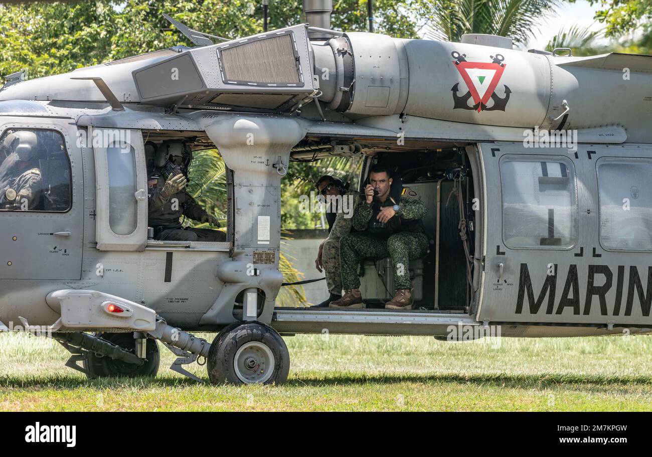 A U.S. Marine with 3rd Force Reconnaissance Company, 4th Marine ...