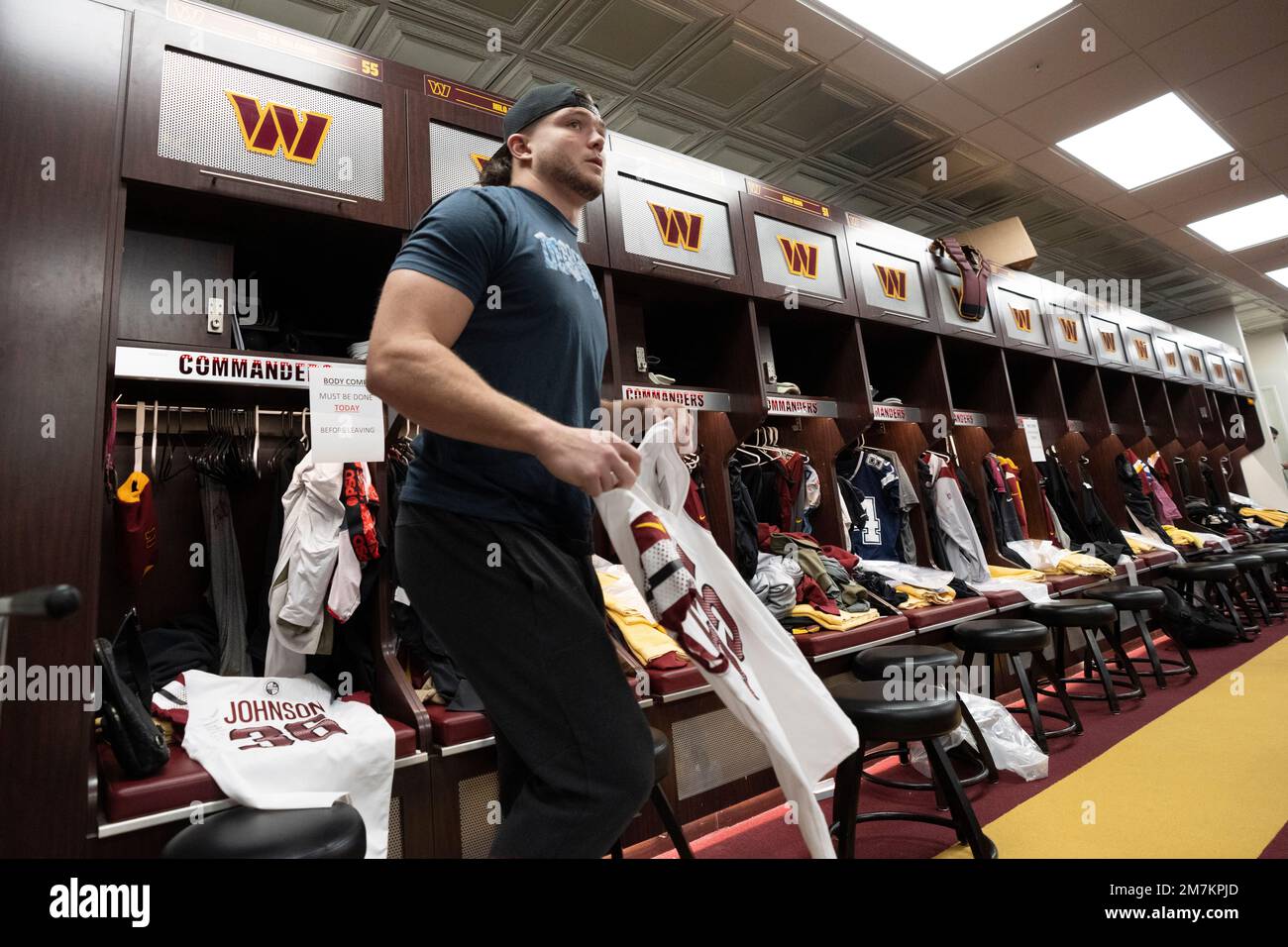 Washington Commanders linebacker Cole Holcomb packs his personal ...