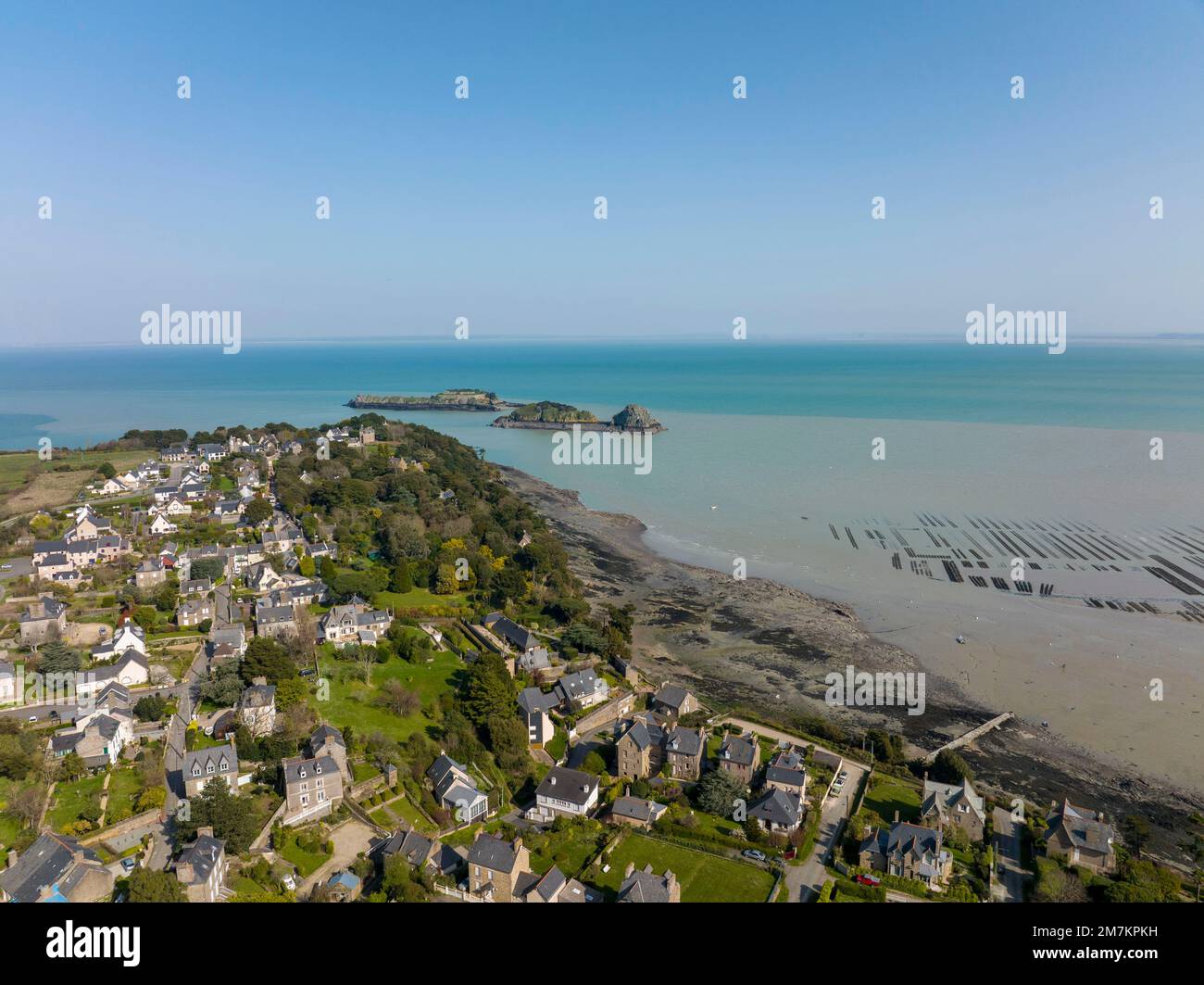 Cancale (Brittany, north-western France): aerial view of houses along ... Cancale (Brittany, north-western France): aerial view of houses along ...