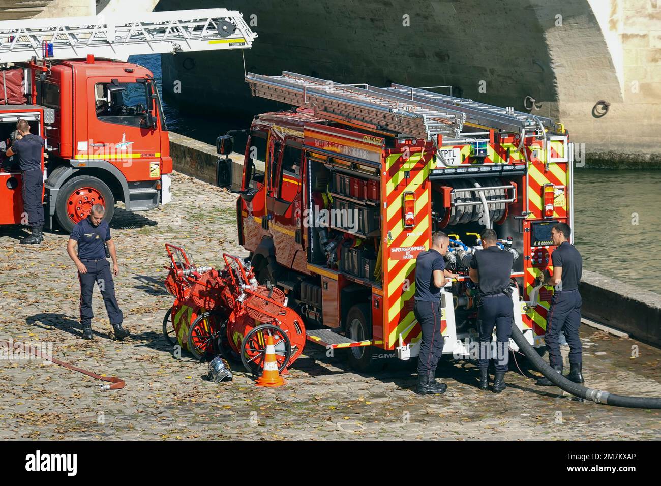 France, Paris, A fireman squad training on the Seine river bank Photo ...