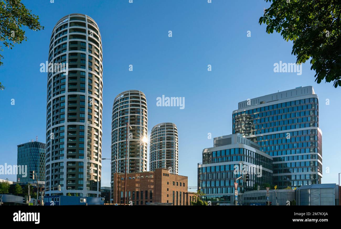 The modern high rise skyline hi-res stock photography and images - Alamy