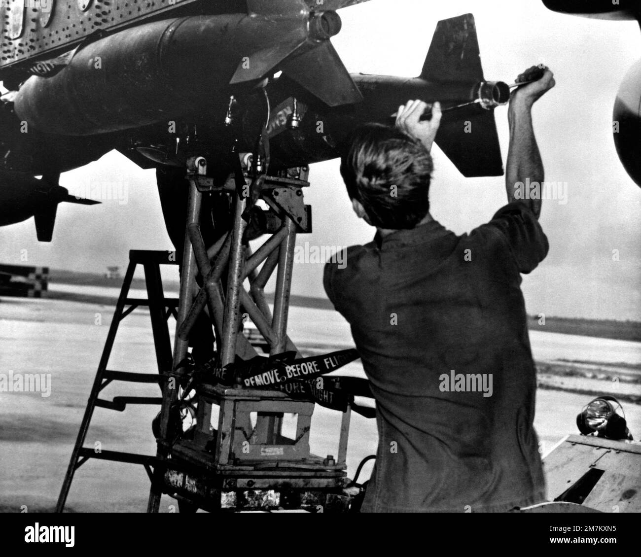 Bombs are loaded aboard a B-52 Stratofortress aircraft from Strategic ...