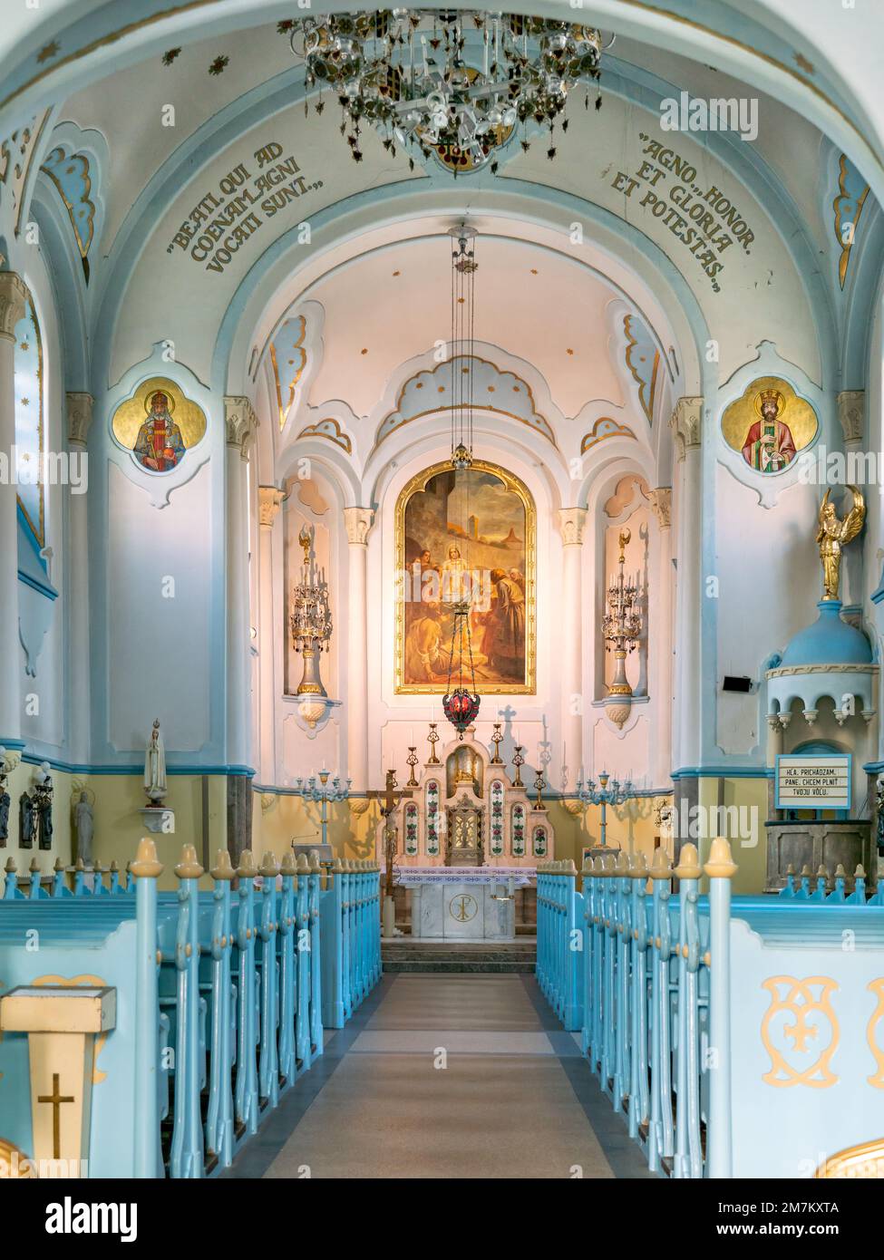 Inside small empty catholic church hi-res stock photography and images ...
