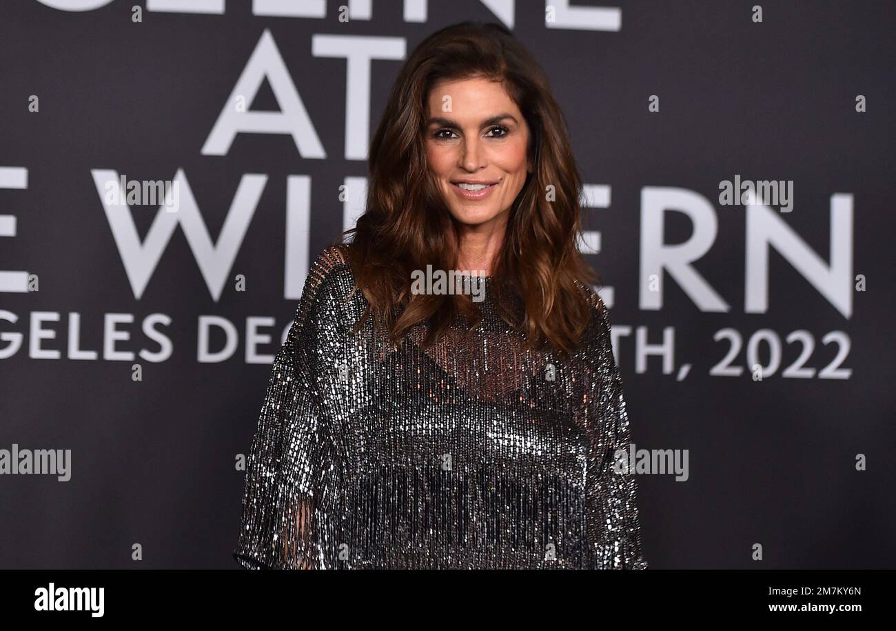 Cindy Crawford arrives at the Celine Fall/Winter 2023 Fashion Show on ...